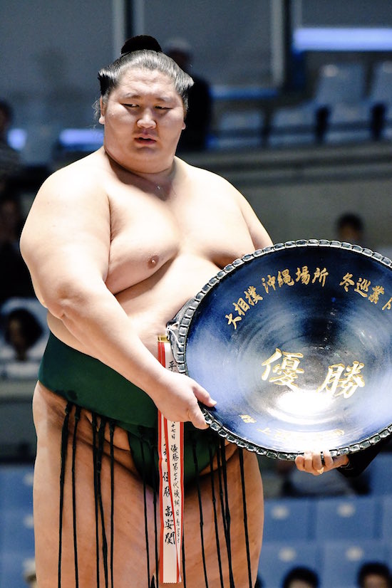 ichinojo-wins-a-yusho | Tachiai (立合い)